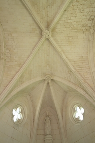 La chapelle du Sacré-Cœur et l'église Sainte-Pétronille d'Acquin ...